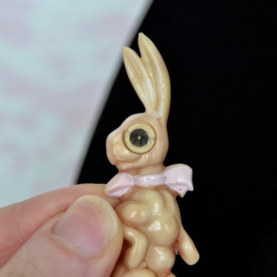 Vintage Celluloid Bunny Rabbit Plastic Brooch with Wi… - Gem