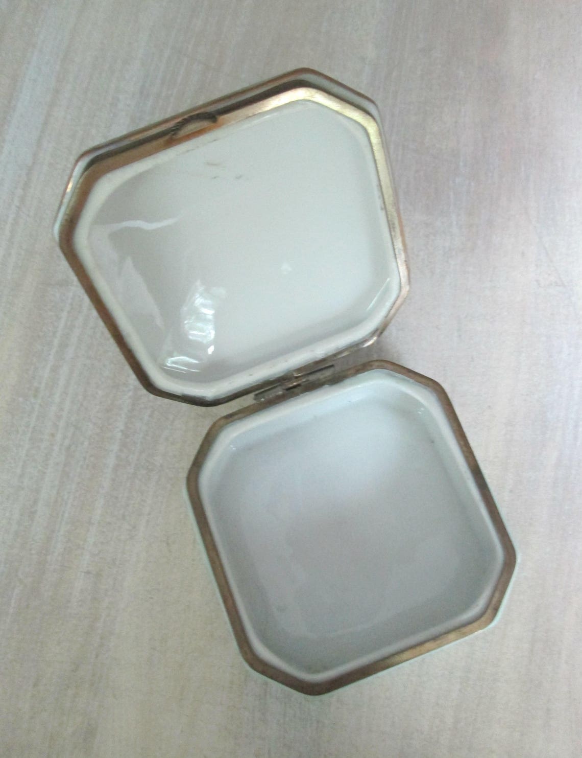 Courting Couple Trinket Box // Engagement Ring Wedding Bands Ring ...