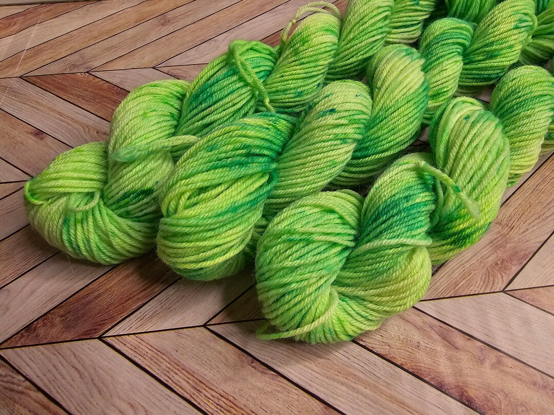 Sour Apple Hand Dyed Sock Yarn Mini 72/25 Superwash Merino Wool/nylon Fingering/sock Weight 20 G ...
