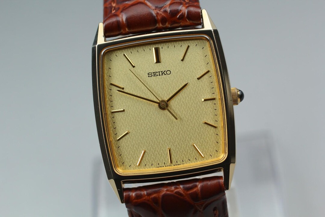 Vintage Seiko 5P31-5E10 Gold Men's Watch - 27mm Japan Quartz/ Retro ...