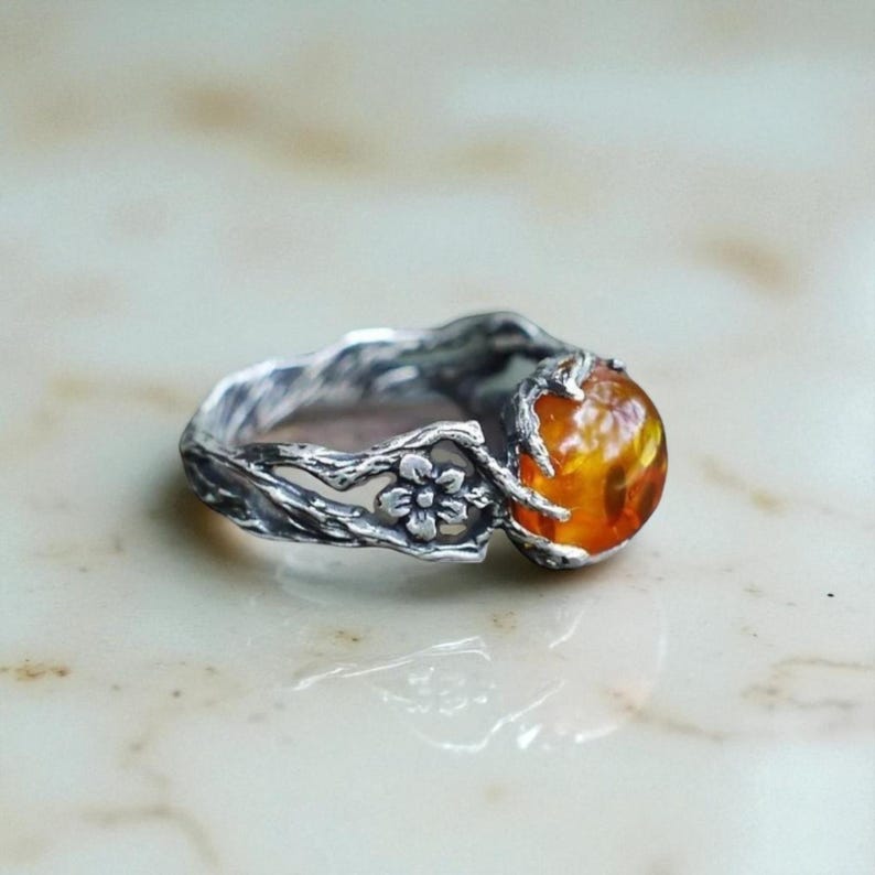 Gothic Amber Flower Ring: Zinc Alloy Witchcore Jewelry - Etsy