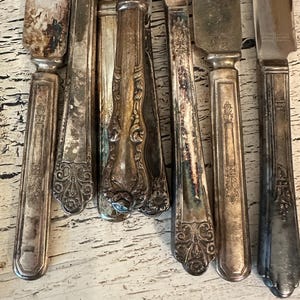 8 Vintage Mismatched Silverplate Knives - Romantic, Shabby - Tarnished ...