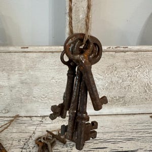 6 Vintage Rustic Skeleton Keys - Great for Assemblage or Wedding Favor ...