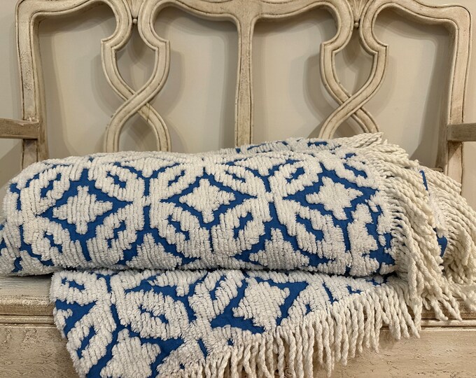 Vintage Farmhouse Chenille Bedspread - Queen/full - Blue and White ...