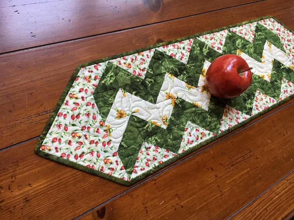 Floral Zig Zag Quilted Table Runner - Etsy