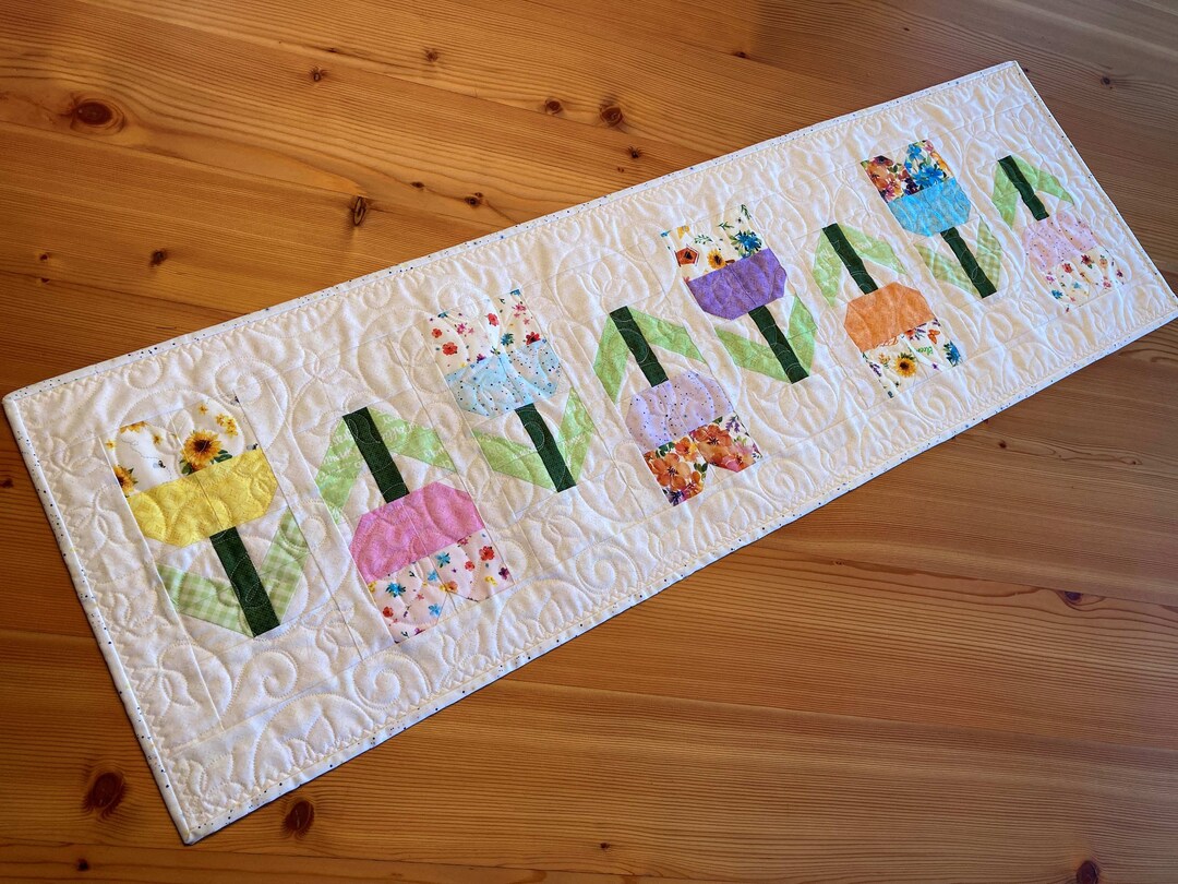 Tiny Tulips Quilted Table Runner A - Etsy