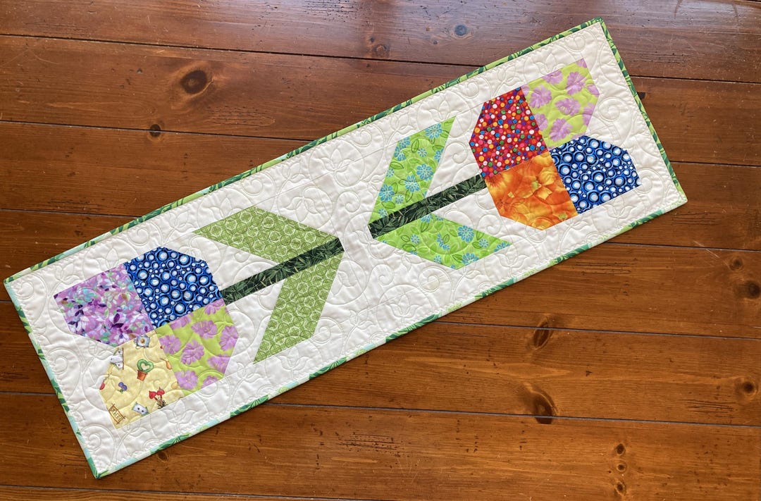 Tulip Time Quilted Table Runner A - Etsy