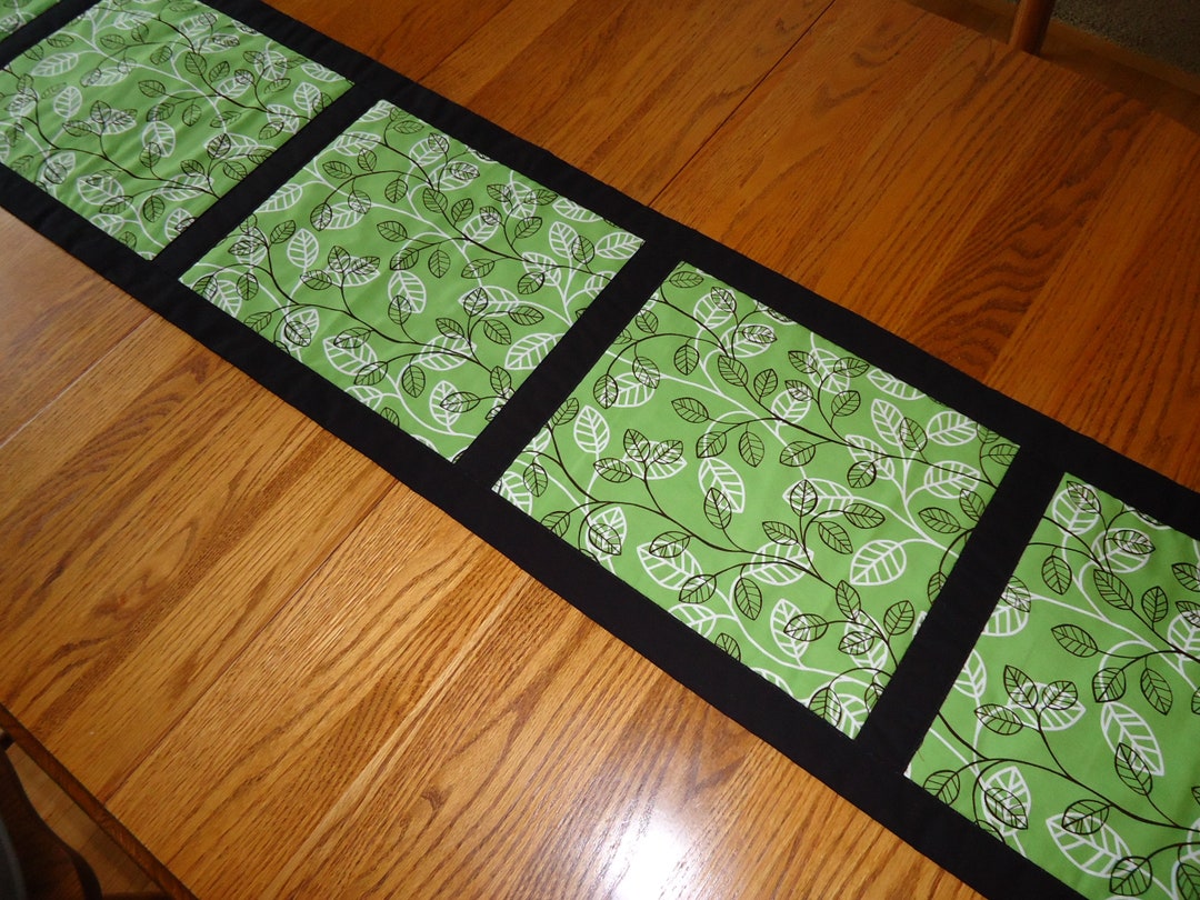 Leaves and Vines Table Runner - Etsy