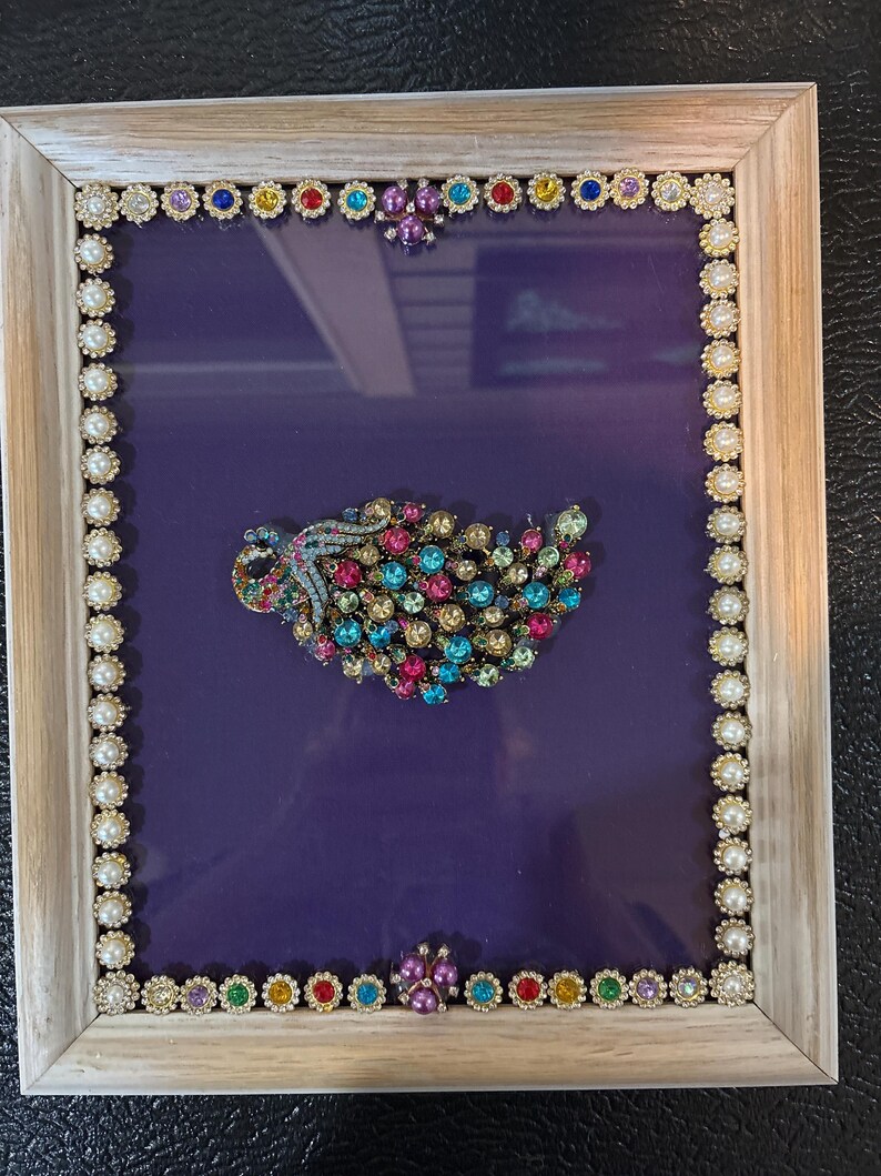 Pearl & Gold Gem Light Oak Picture Frame: Peacock Brooch, Old Hollywood ...