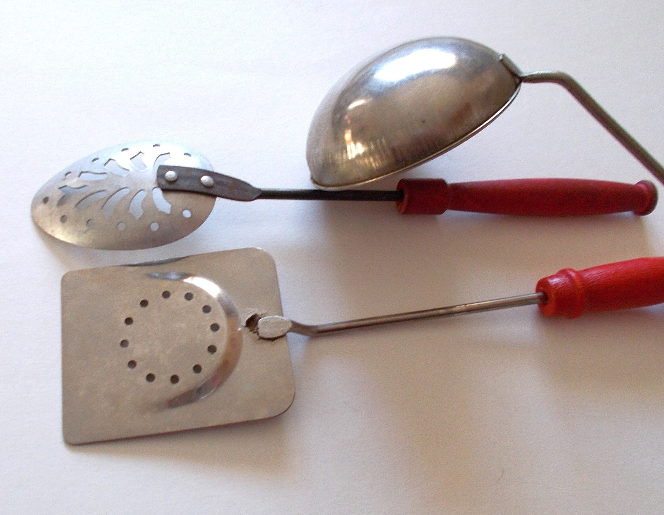 Vintage Toy Kitchen Utensils, Spatula, Slotted Spoon and Ladle With Red ...