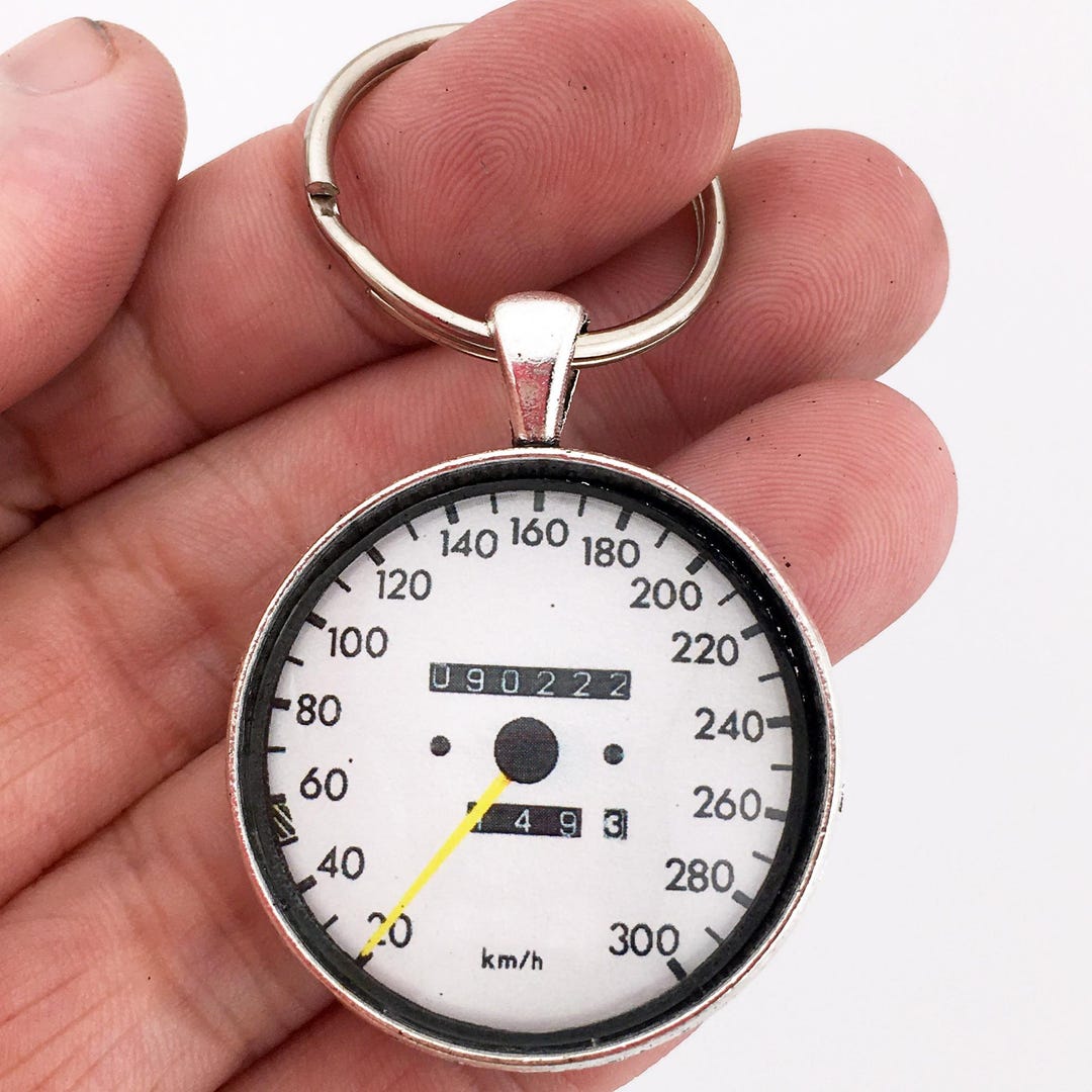 Vintage AMG 300 KPH Euro KM Speedometer 1.2" Diameter Keychain - Etsy
