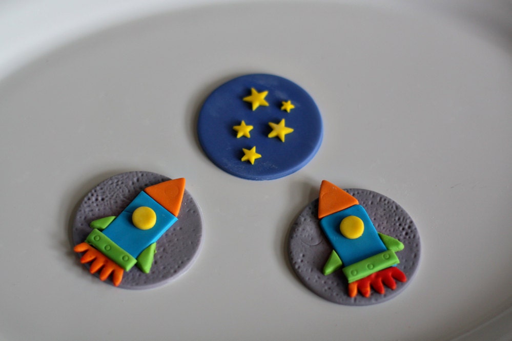 Fondant Space, Rocket and Star Toppers for Decorating Cupcakes, Cookies ...