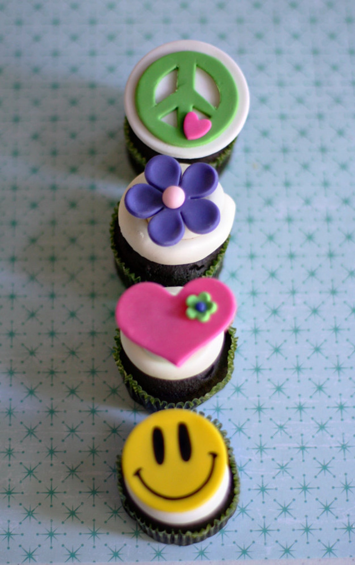 Peace Sign, Flower, Heart and Smiley Hippie Fondant Toppers for ...