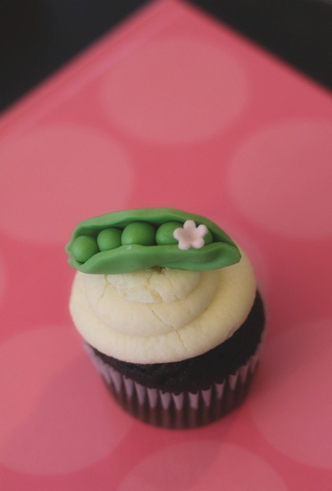 Fondant Pea Pod and Monogram Toppers for Baby Shower Cupcakes | Etsy