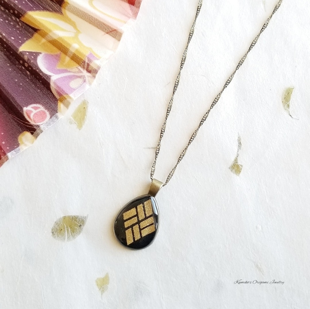 Japanese Origami Paper Kamon (family Crest) Resin Necklace Pendant With ...