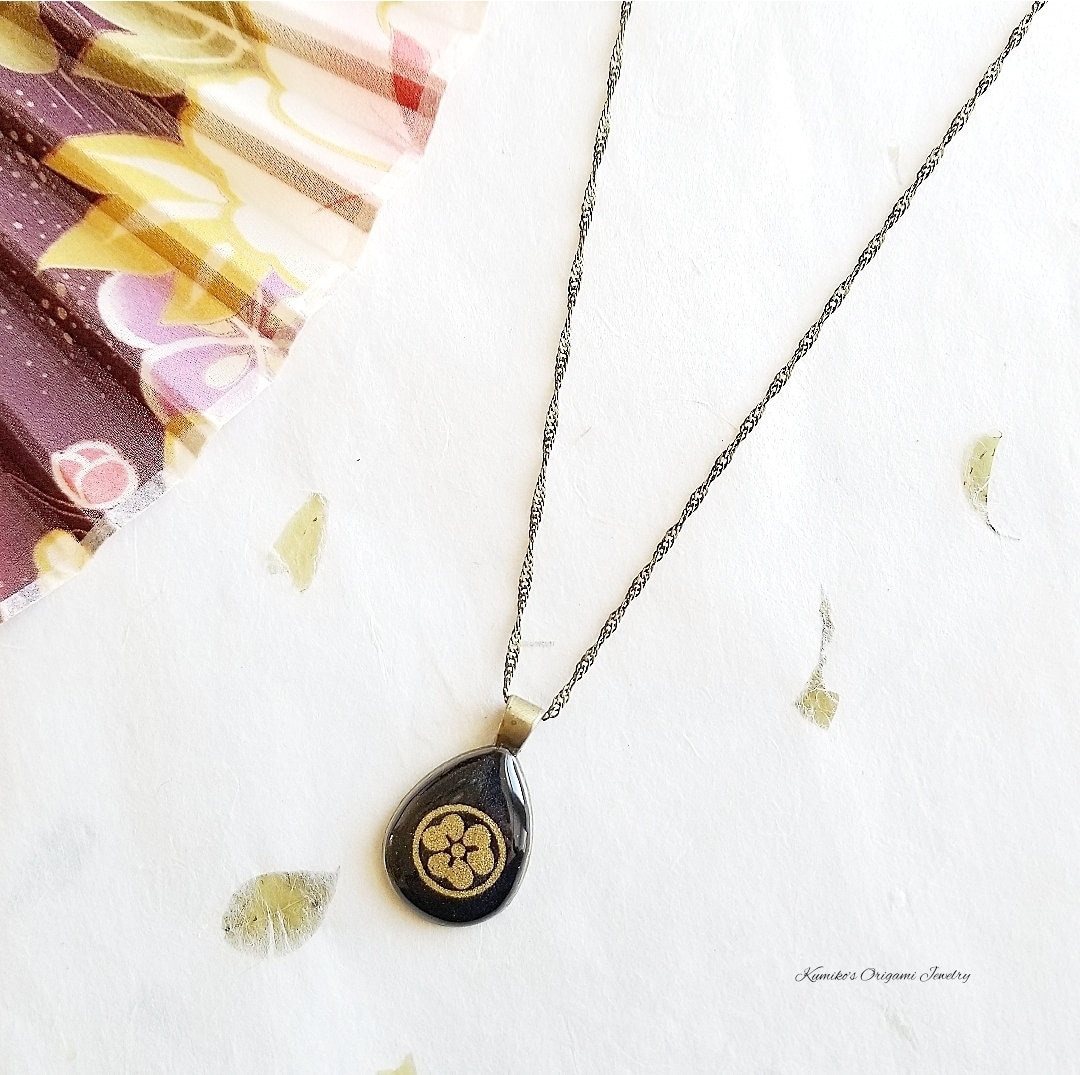 Japanese Origami Paper Kamon (family Crest) Resin Necklace Pendant With ...