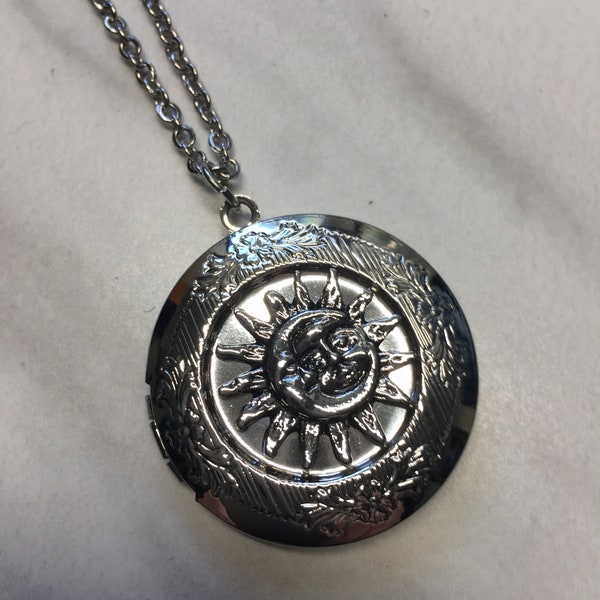 Moon Locket - Etsy