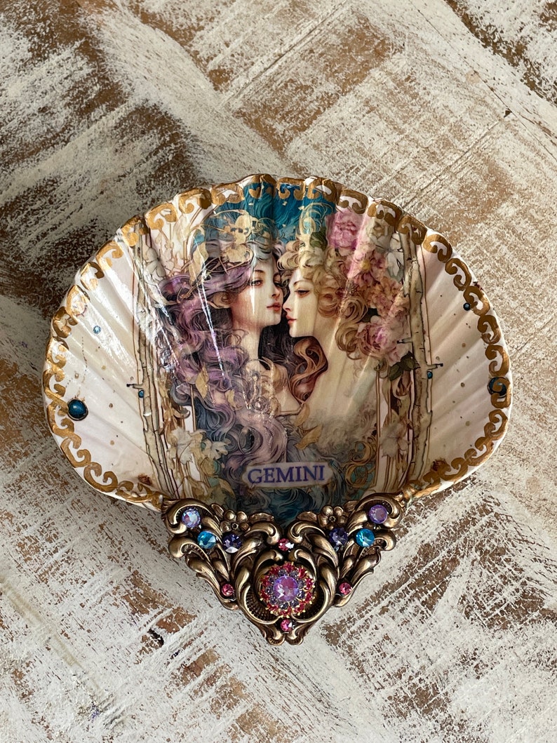 Gemini Zodiac Decoupaged Shell Ring, Jewelry, Trinket Dish - Etsy