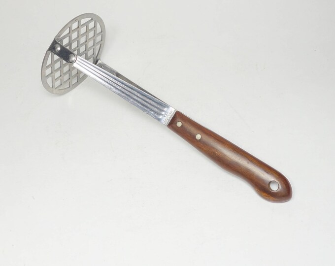 Signed Mid Century Heavy Duty Veri-sharp Potato Masher, Bakelite Handle ...