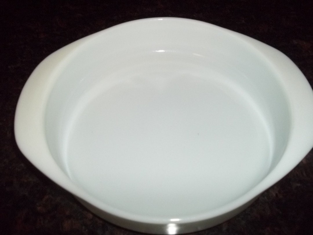 Pyrex #221 Milk White Cake Pan, With Handles - Etsy