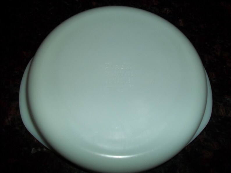 Pyrex 221 Milk White Cake Pan with Handles | Etsy