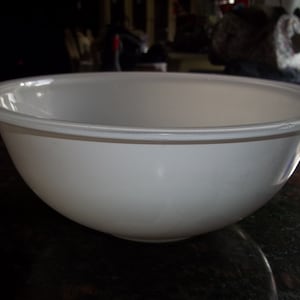 White With Clear Glass Bottom, Pyrex # 325, 2.5 Quart/ Liter Nesting ...