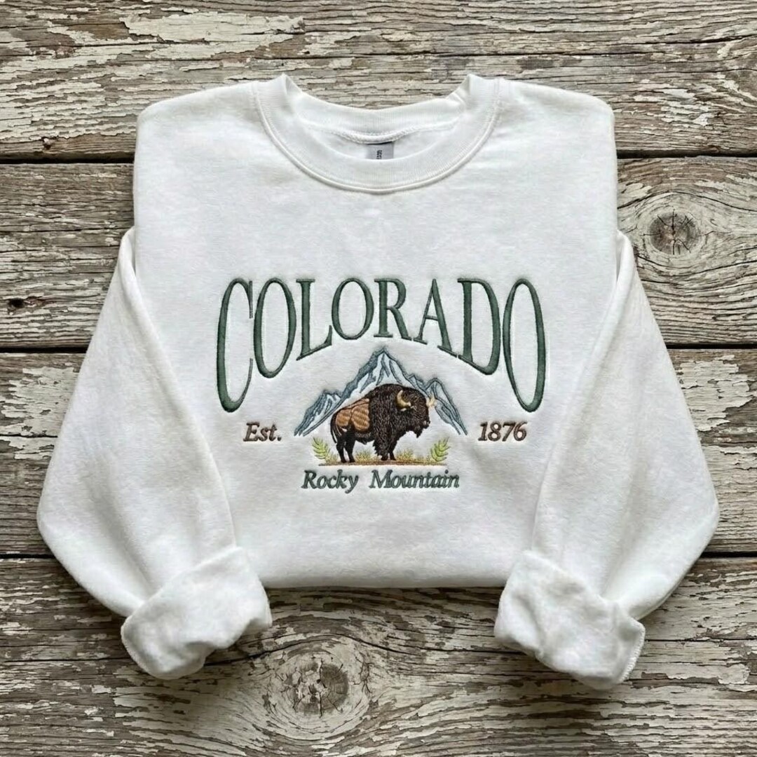Vintage Colorado Mountain Graphic Hoodie, Embroidered Buffalo Discovery ...