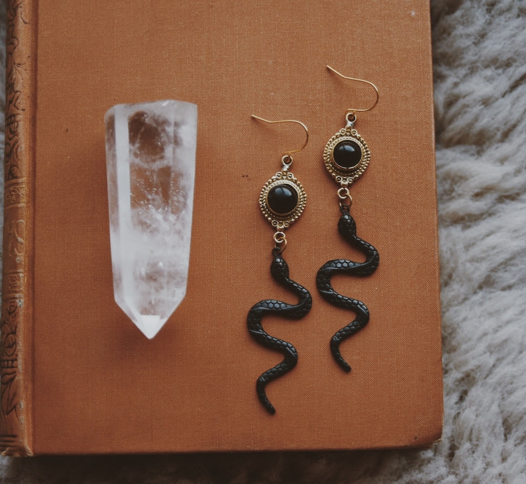 Onyx Serpent. a Pair of Bohemian Onyx Gemstone and Black Snake - Etsy