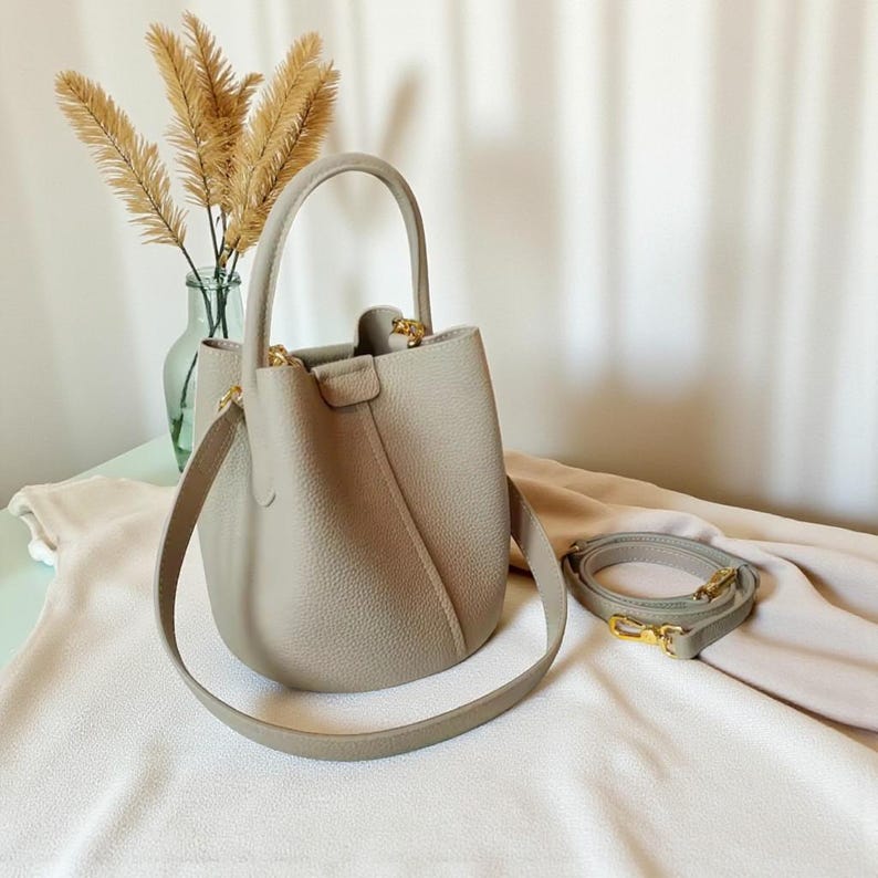 Round Bucket Tote Bag : Small Elegant Cowhide, Leather Shoulder ...