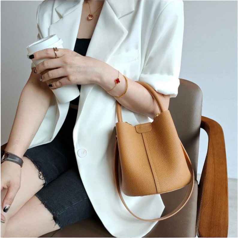 Round Bucket Tote Bag : Small Elegant Cowhide, Leather Shoulder ...