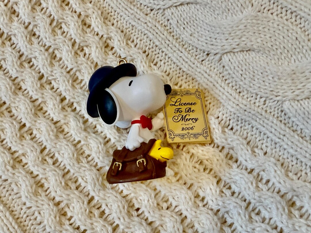 Vintage 2000s Hallmark Snoopy “the Legal Beagle” Ornament – Peanuts ...