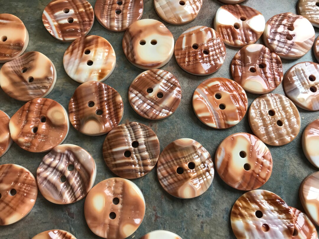 Conch Shell Buttons , Orange Varigated Surface 2 Hole Buttons, 2 Sizes ...