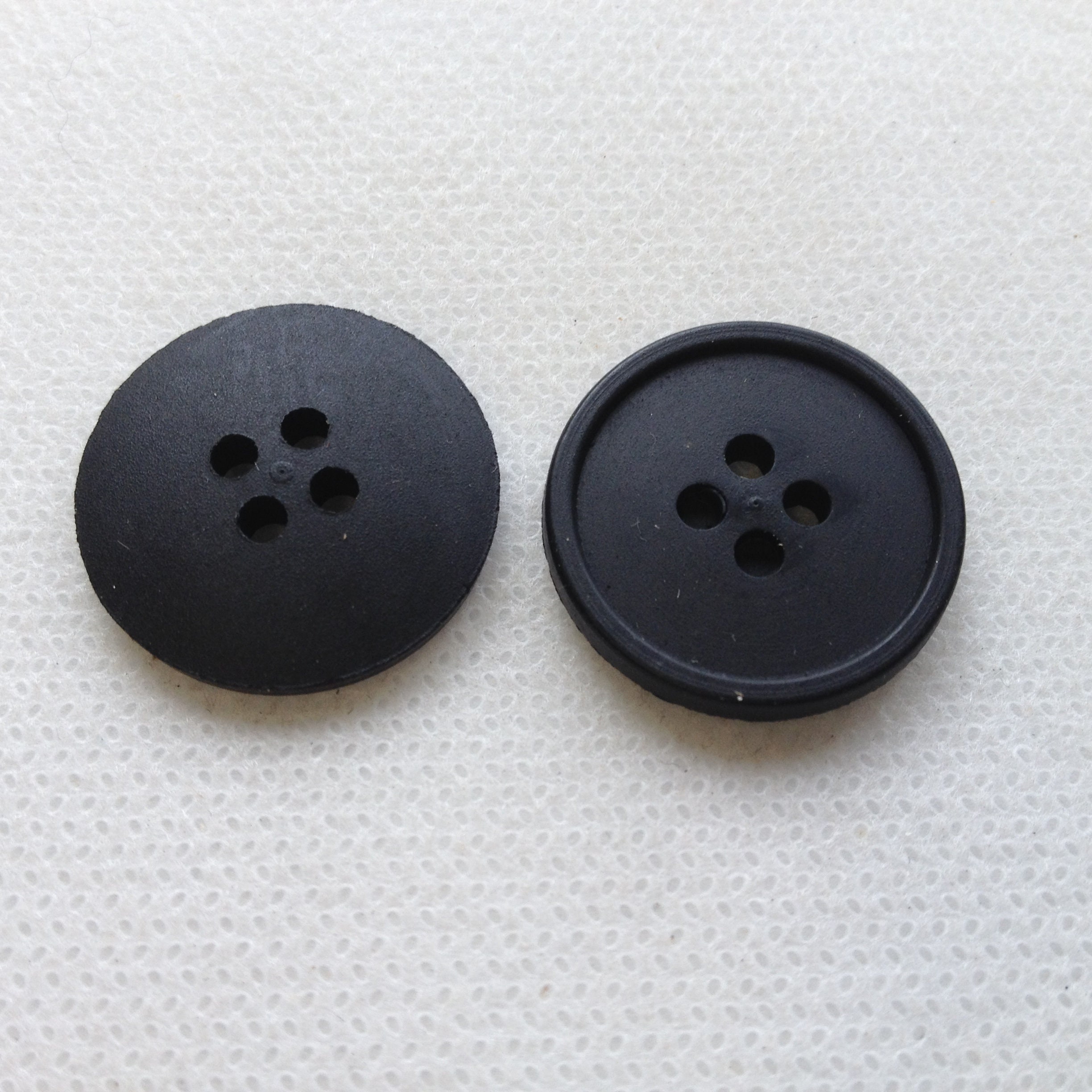Sewing & Fiber Large 7/8 22mm Lot of 6. Black 4 hole rubber buttons ...