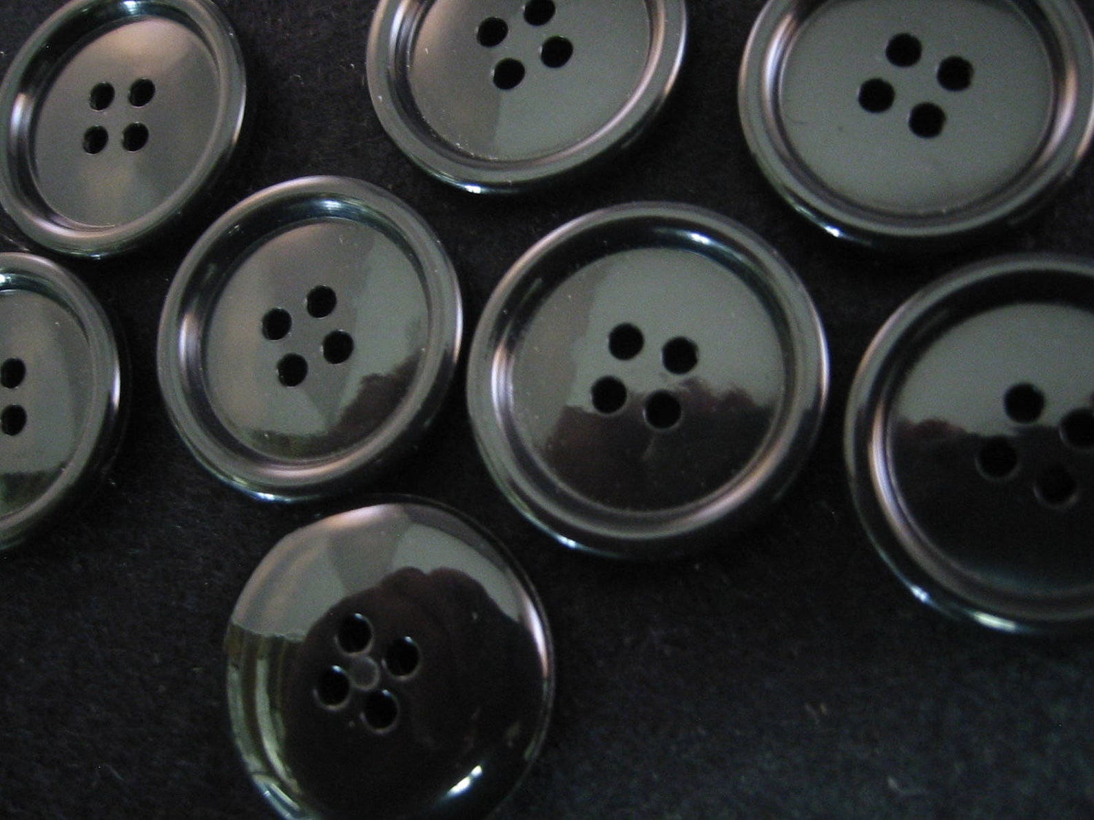 Black Buttons. Medium Black Buttons. Shiny 4 Hole Size is - Etsy