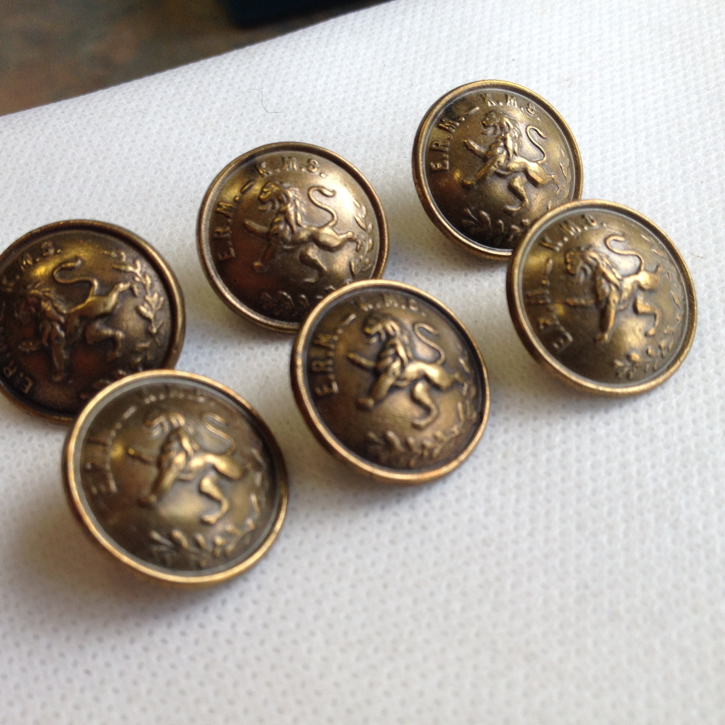 Bronze Button Medium Shank Button Lot Size is 6 Buttons - Etsy Hong Kong