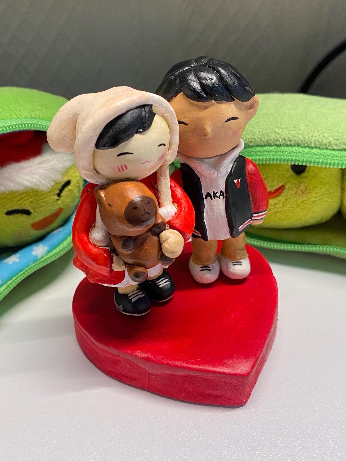 Custom Couple Clay Figurine on Heart Base – Personalized Cartoon-style ...