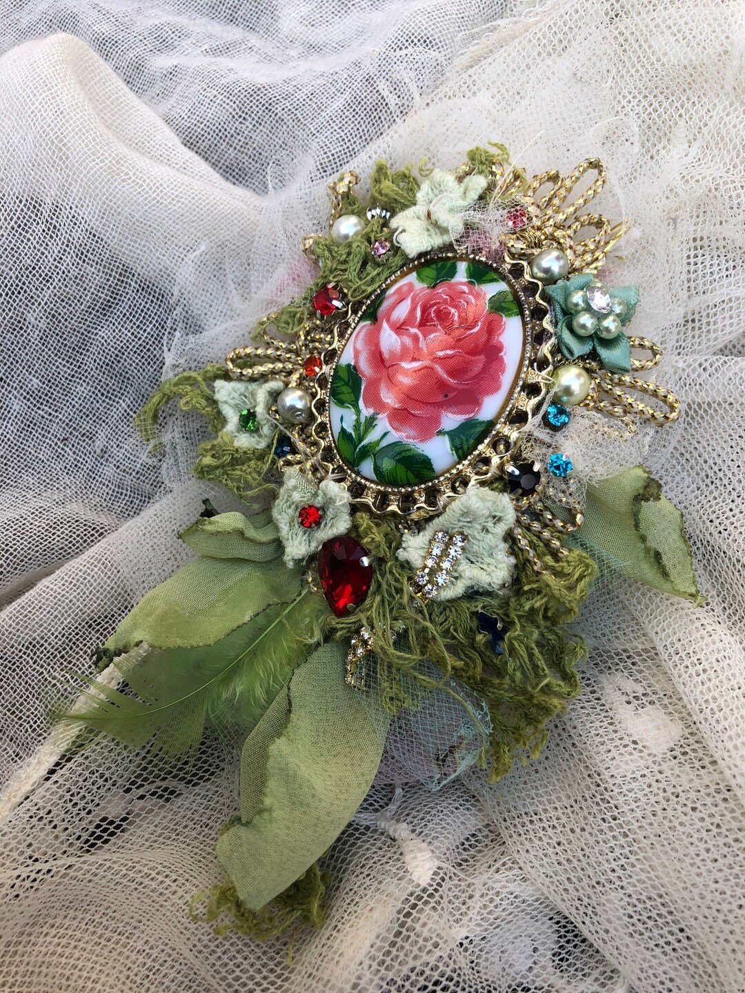 Spring Brooch Vintage Elegant Pearls Pendant - Etsy