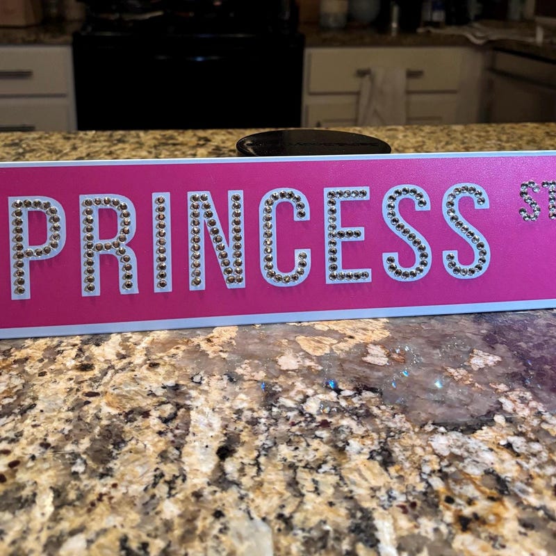 Pretty Girl Ave Sign - Etsy