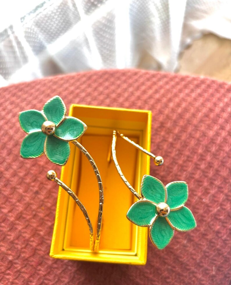 Unique Elegant Floral Arm Band Flower Openable Bangle Bracelet ...