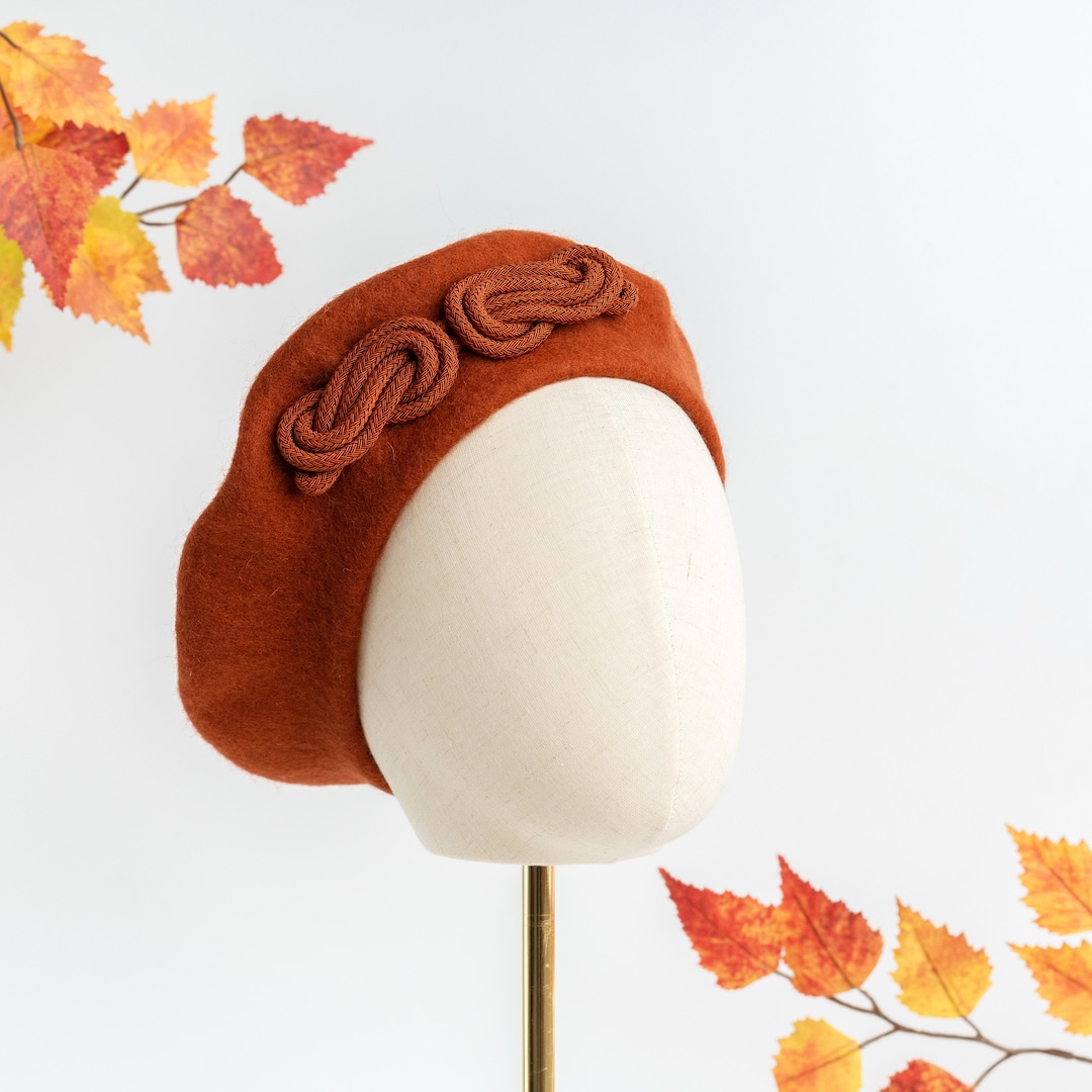 Russet Red Wool Felt Beret Hat With Cord Knot Motif, Russet French ...