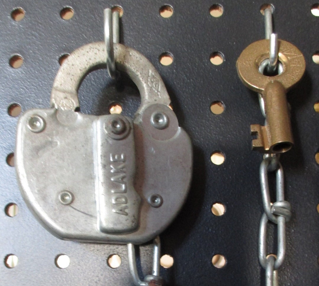 PP Railroad Lock Key Chain Penn Central Railroad Vintage - Etsy