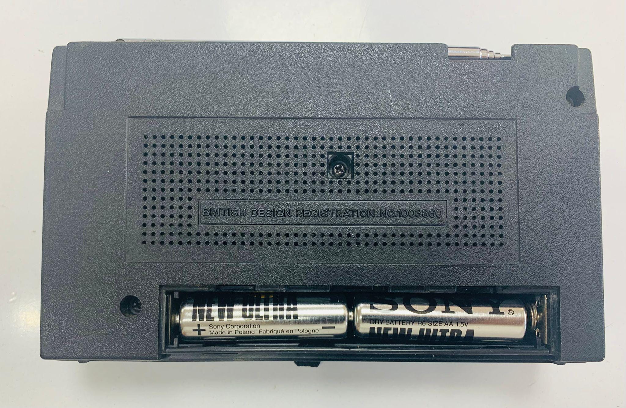 Vintage 1970s Roxy Portable Radio, Multi-band Transistor Radio (FM/MW ...