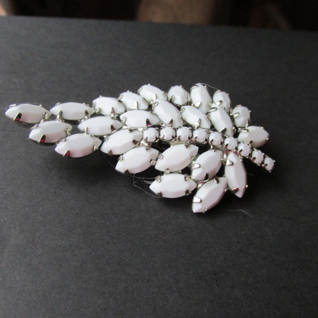 Vintage White Milk Glass Navette Brooch, Vintage Leaf Shape Pin - Etsy