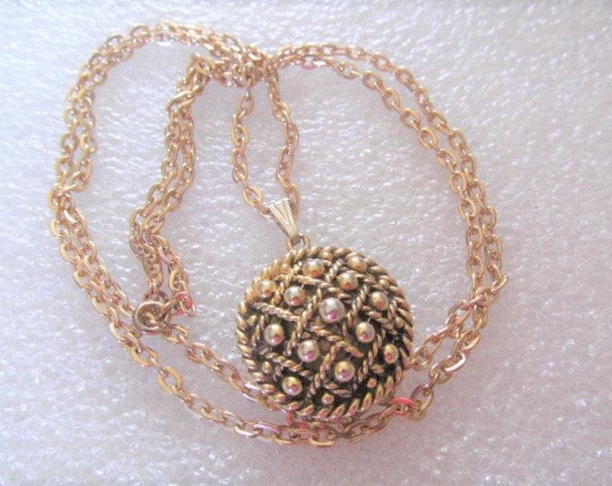 Vintage VANDA U. S. A. Solid Perfume Pendant Necklace Goldtone - Etsy