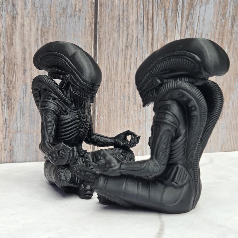 Meditating Xenomorph 2 Pack 3d Print - 4 Inches Nches Tall - Etsy