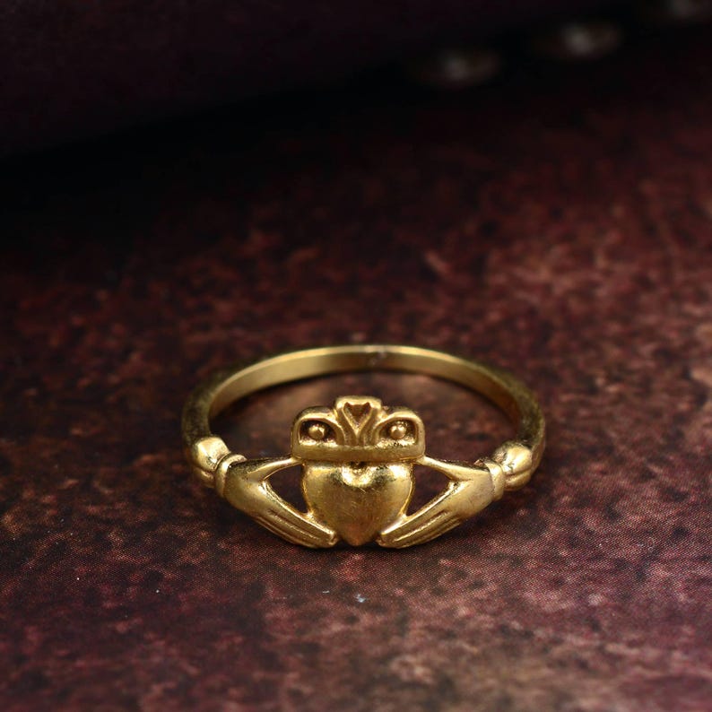 Handmade Gold Claddagh Ring: Dainty Irish Ture Friendship Ring - Etsy