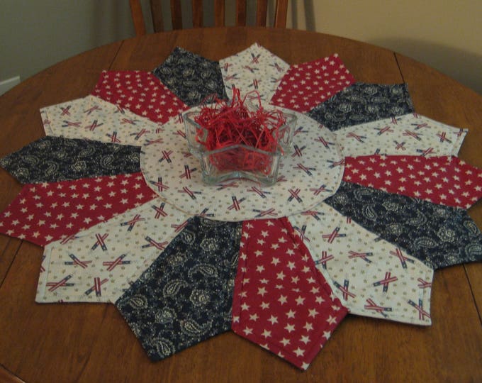 Quilted Table Topper, 4th of July Decoration, Patriotic Table Topper ...