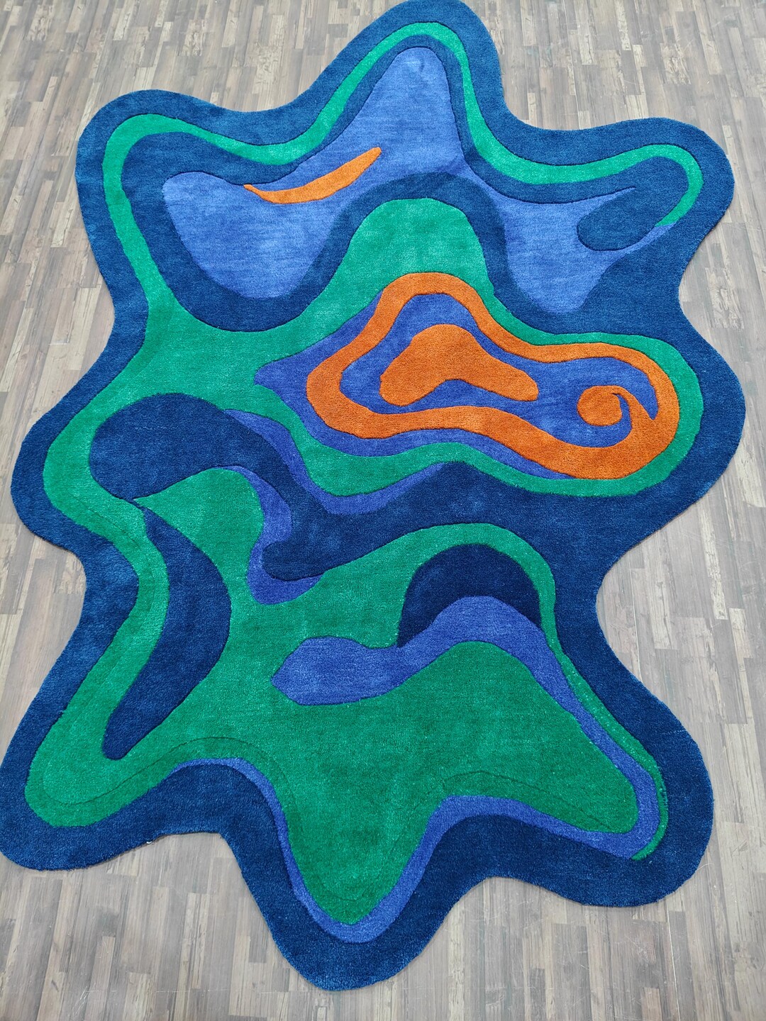 Hand-tufted Abstract Amoeba Shaped Wool Rug - Vibrant Navy Blue Teal ...