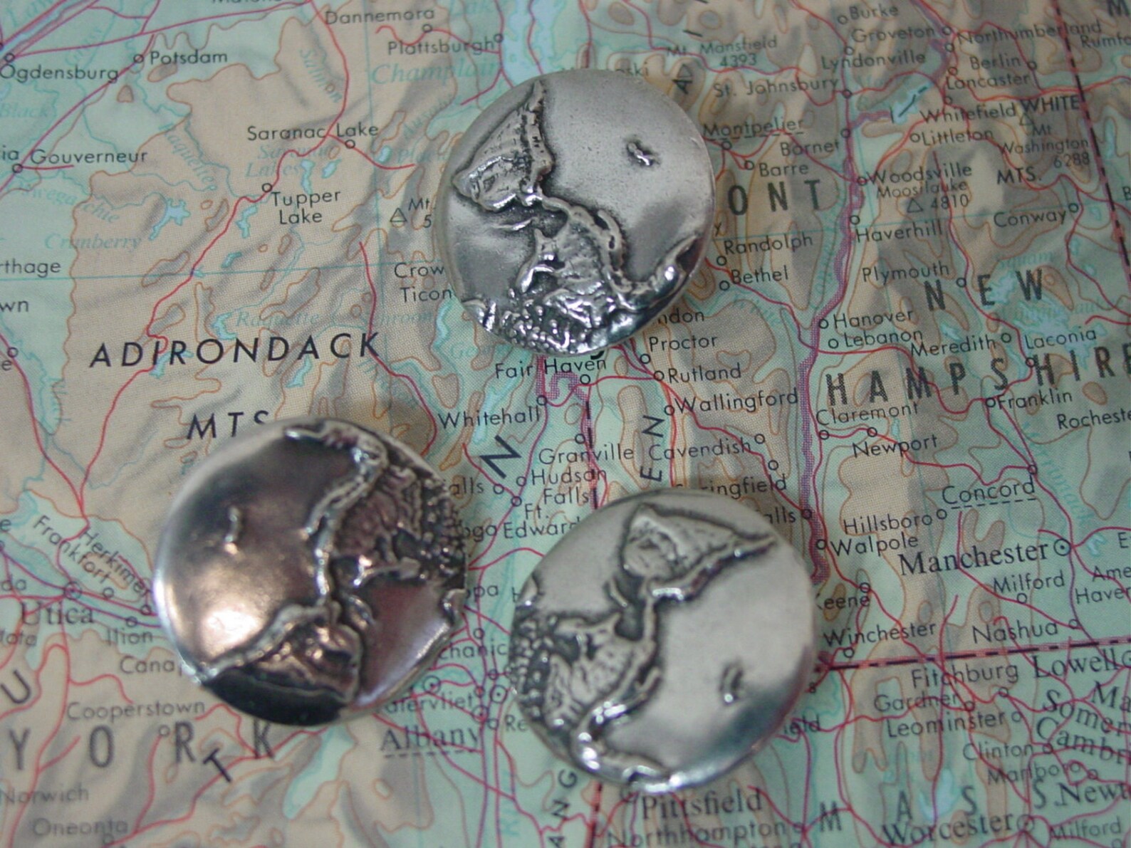 Vintage Danforth Pewter Buttons Hand Crafted in VT. 3 Buttons | Etsy