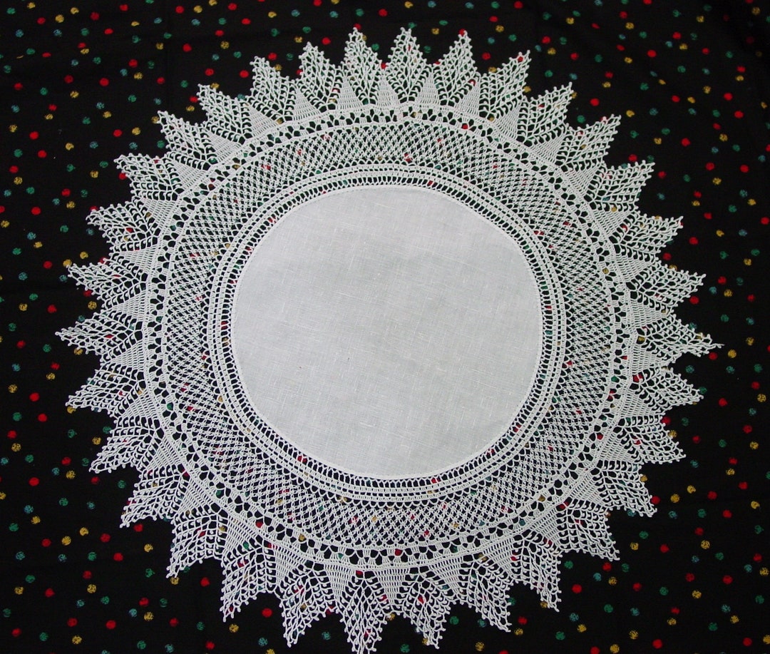 Beautiful Vintage Round Doily Large 26 White Linen, Wide Crochet Edge ...